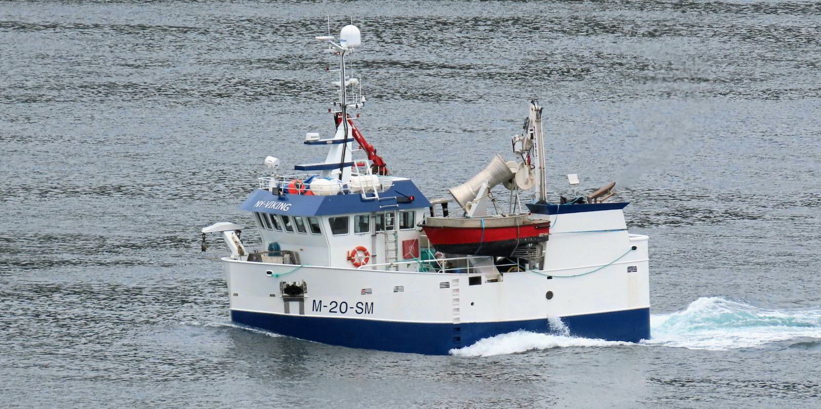 Her er årets største makrellfangst til nå. Den skal gå til agn ...