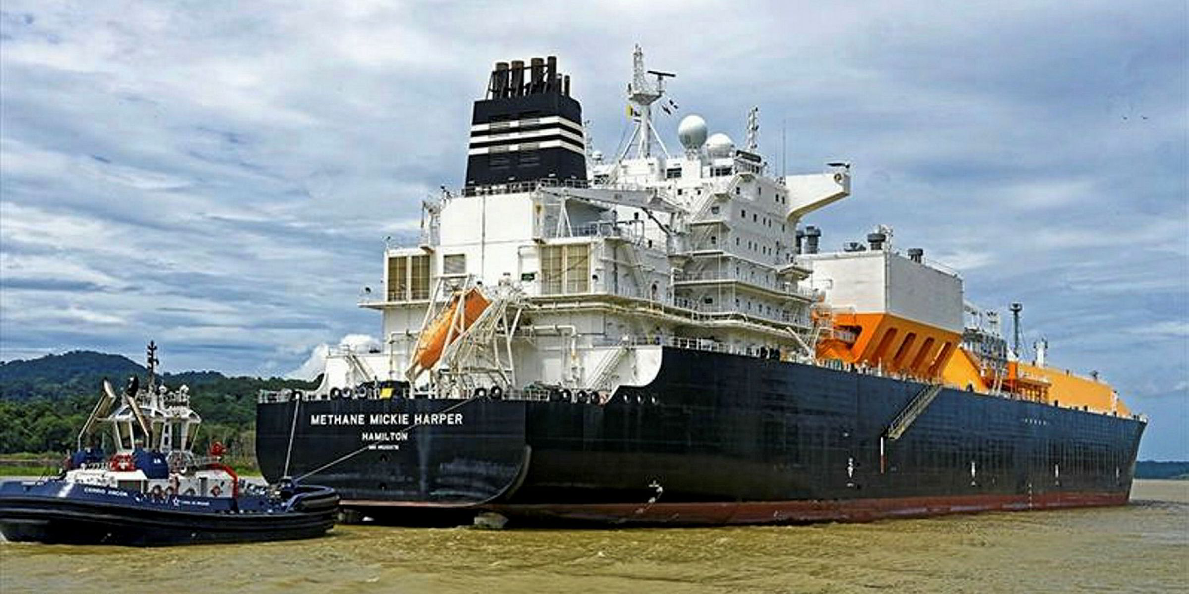 Shell lines up LNG carrier duo for secondhand sales | TradeWinds