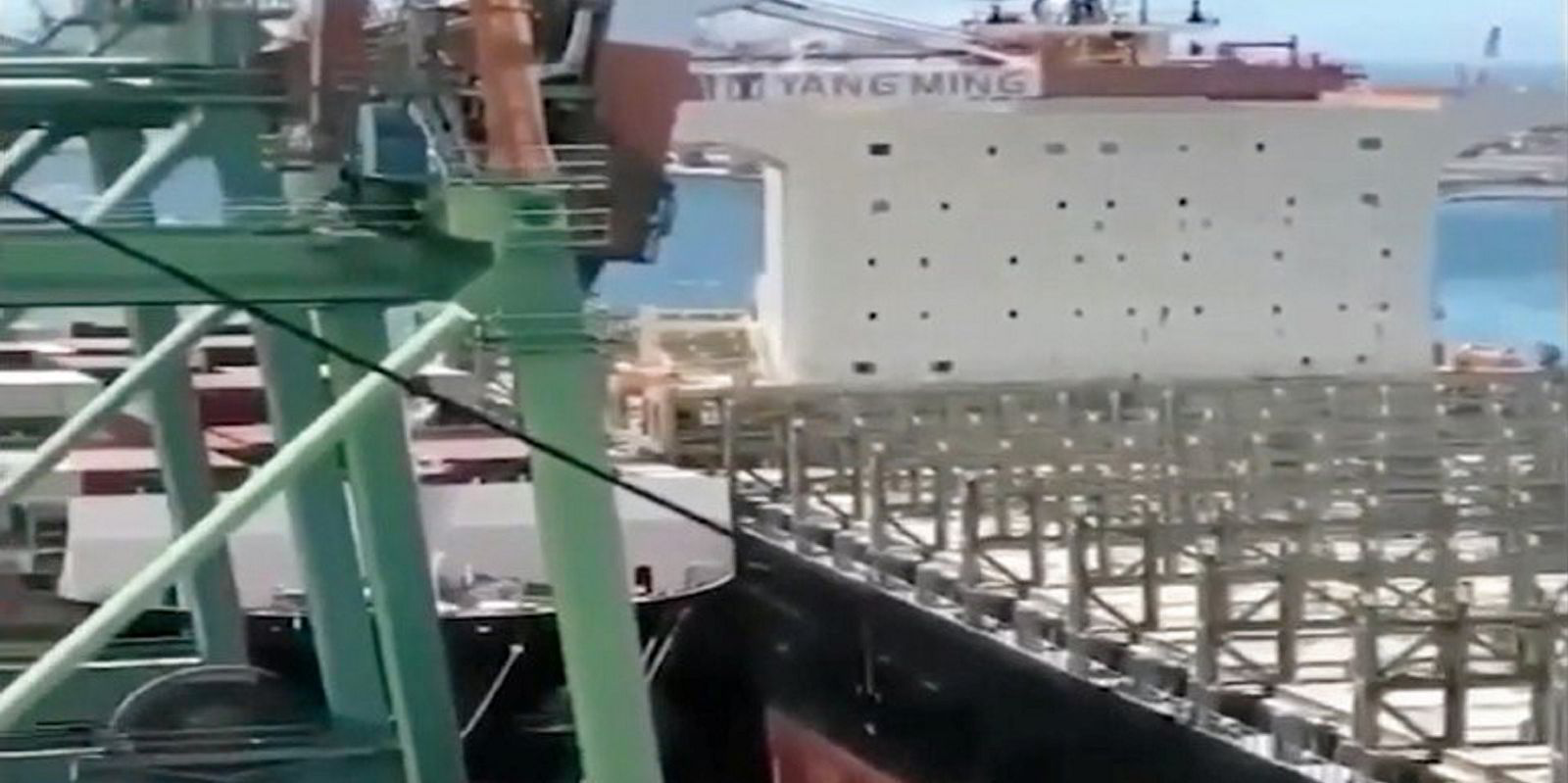 OOCL containership causes double crane collapse at Kaohsiung port ...