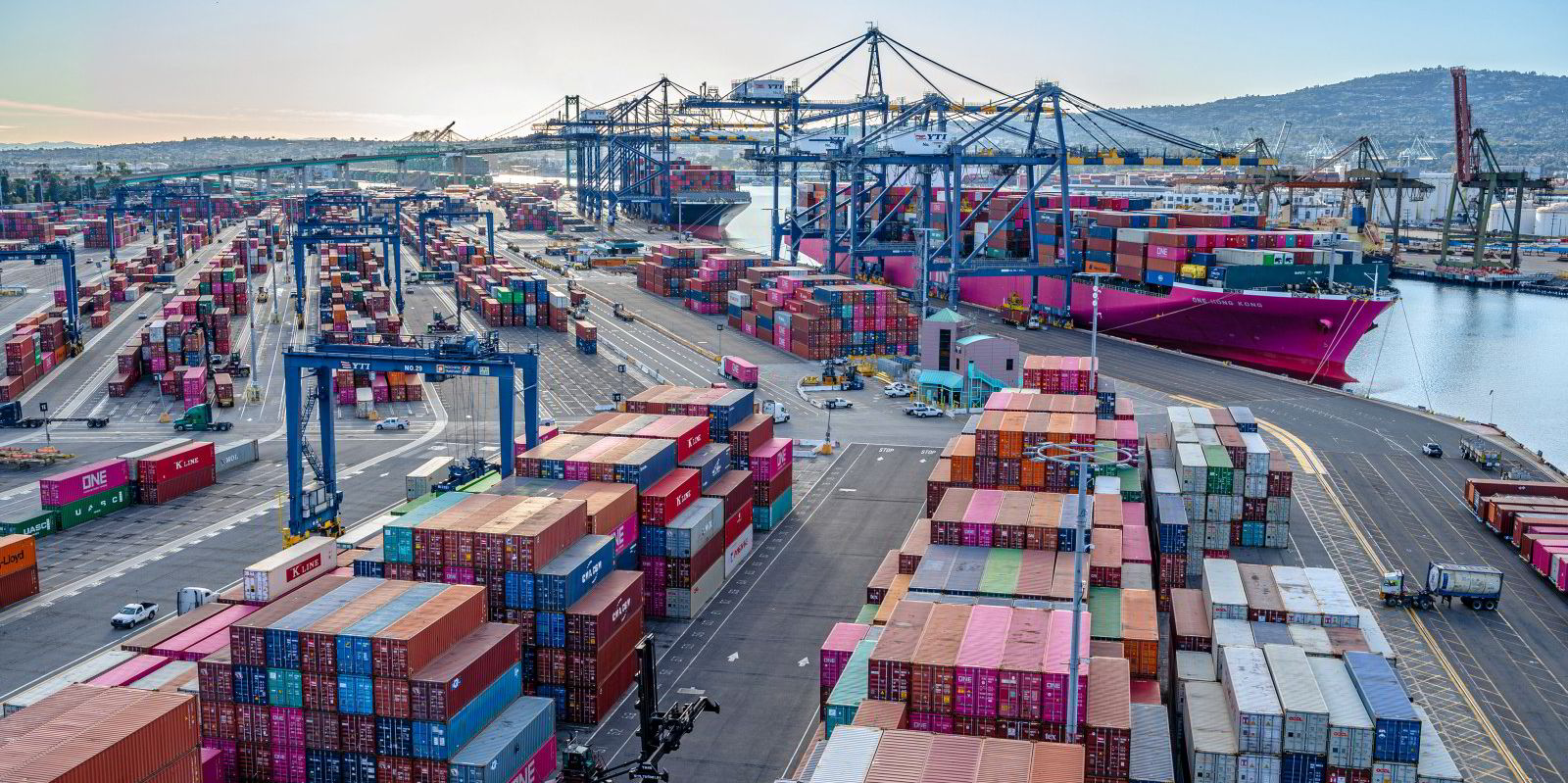 California ports expand pick-up times to ease boxship congestion ...