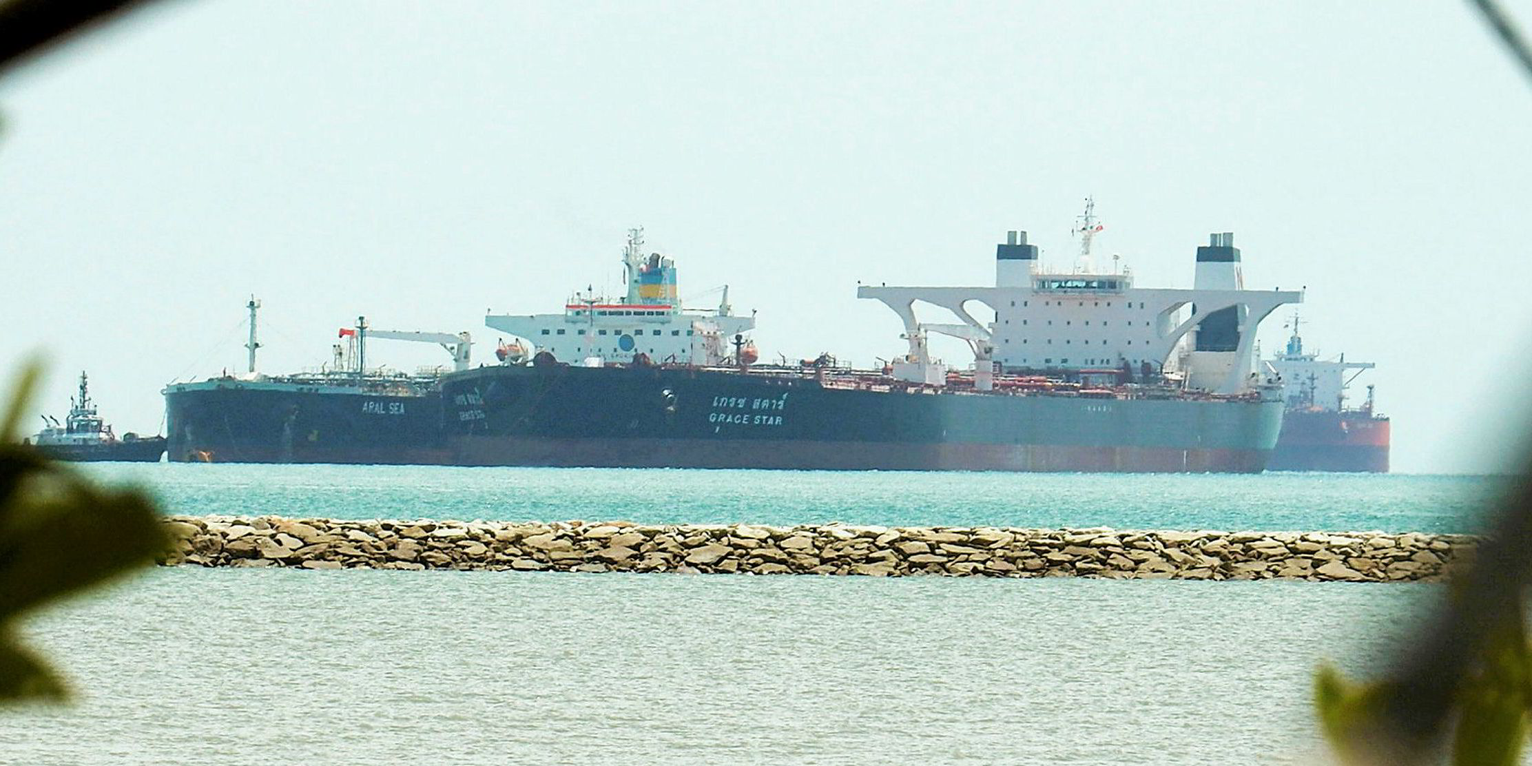 Floating oil storage falls as crude markets tighten | TradeWinds