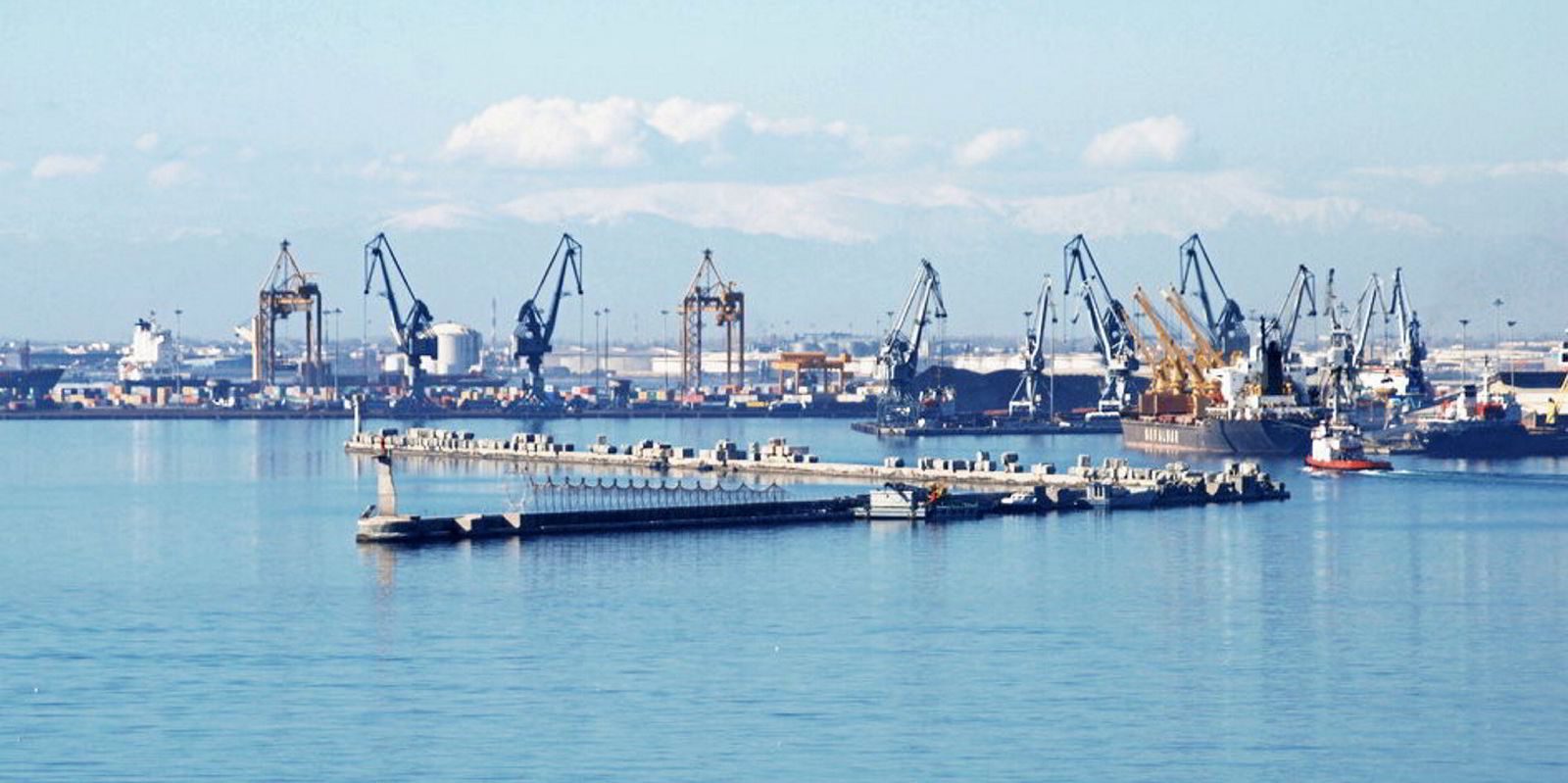 Peter Dohle container ship detained in Greece after shipwreck ...