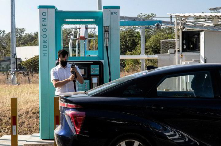 The number of hydrogen fuel-cell vehicles on the world's roads grew by ...