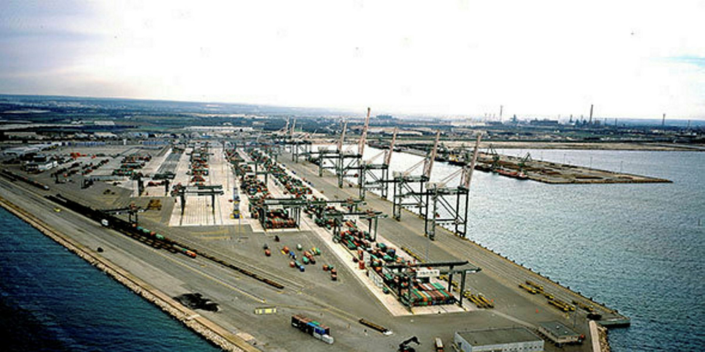 Yilport makes move for Italian boxship port | TradeWinds