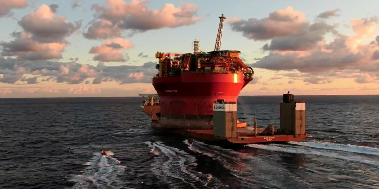 Greenpeace activists board heavy-lift ship carrying Shell FPSO ...