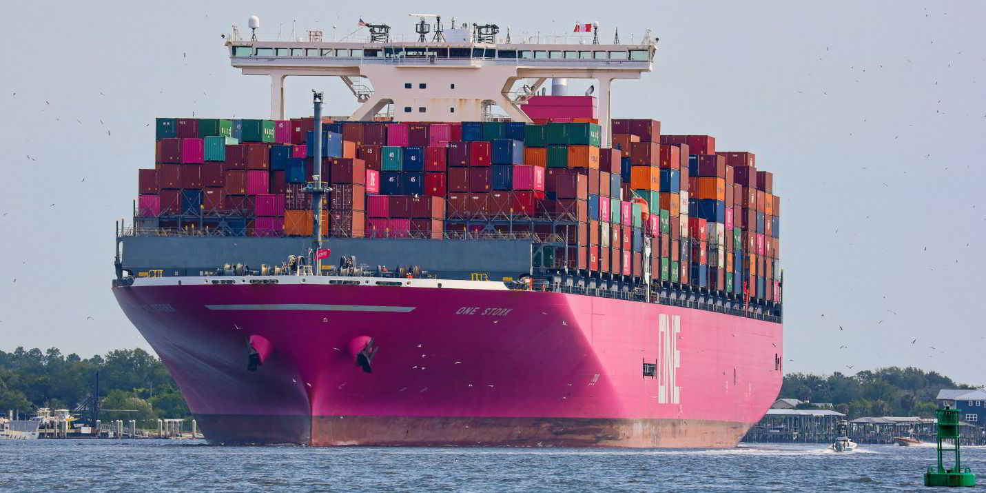 Container spot market sinks under weight of growing supply and Golden ...