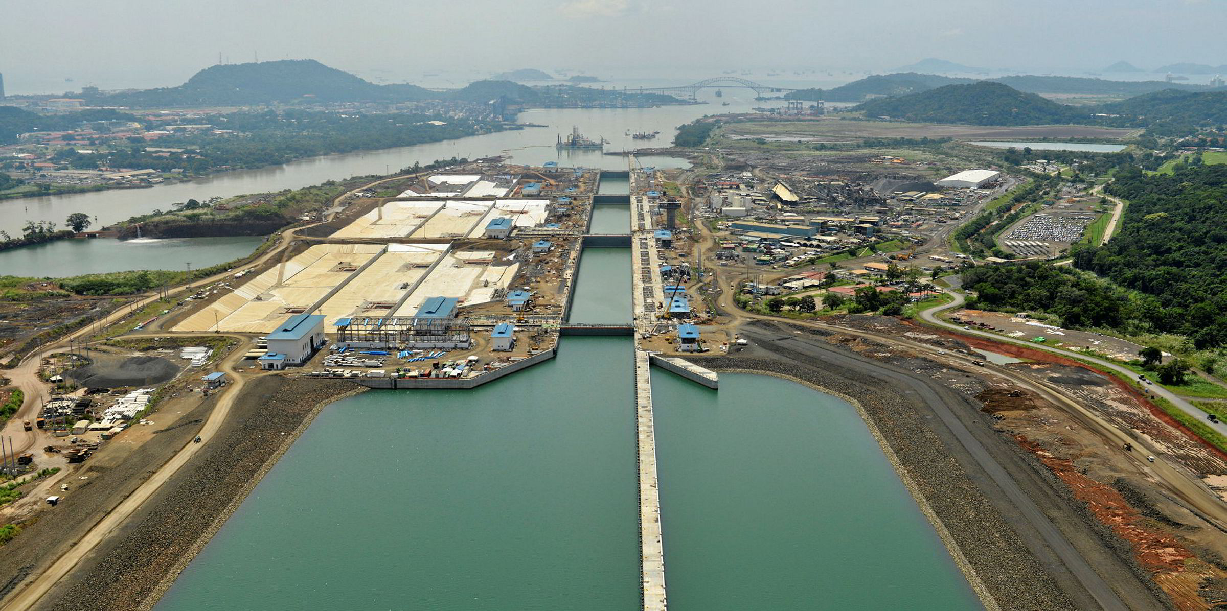 Delphis keeps its faith in midsize boxships with panamax purchase ...