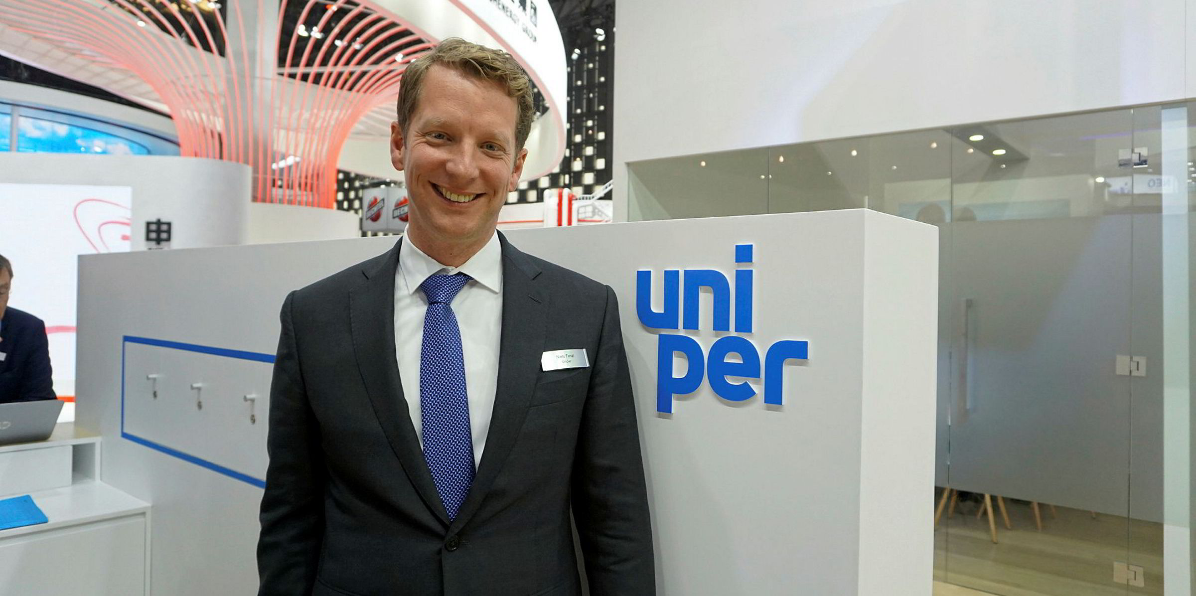 Uniper closes in on its Q-Max FSRU for Wilhelmshaven | TradeWinds