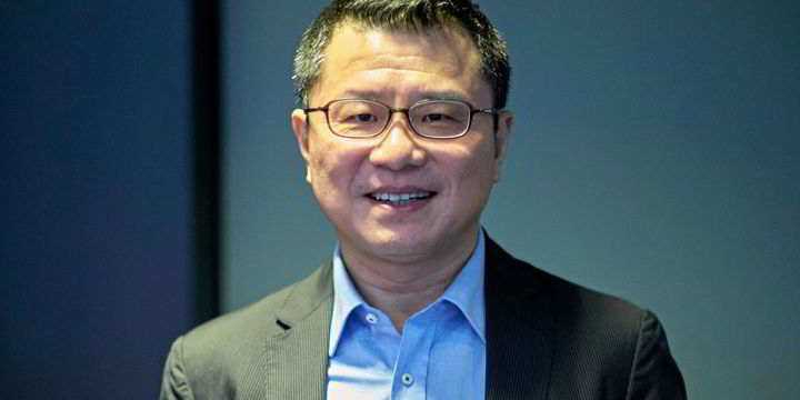 Seaspan Corp tears up $520m newbuilding contracts with warning of legal ...