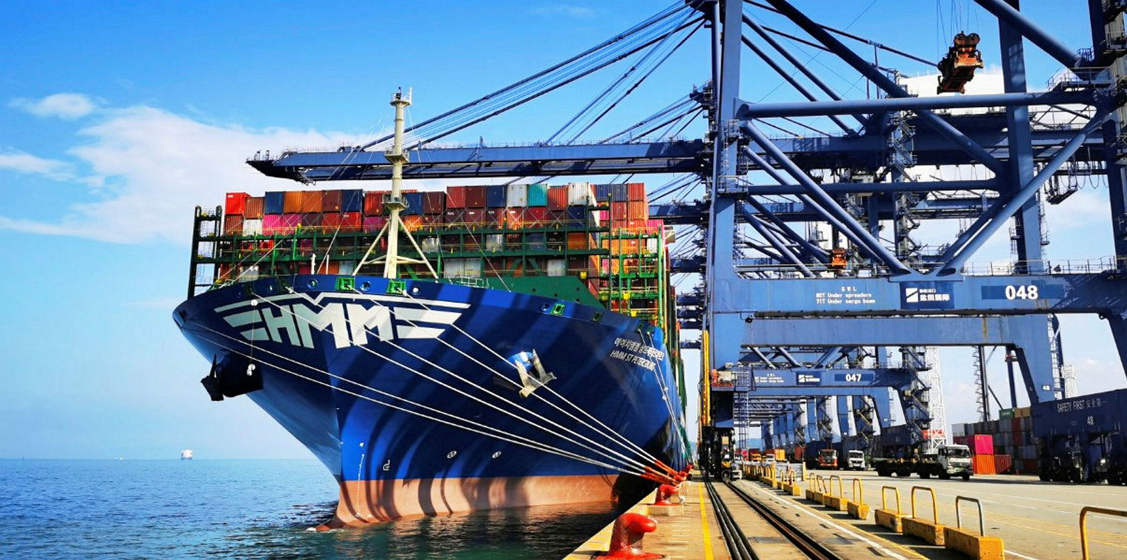 HMM fills all 12 of world's biggest boxships on maiden voyages | TradeWinds