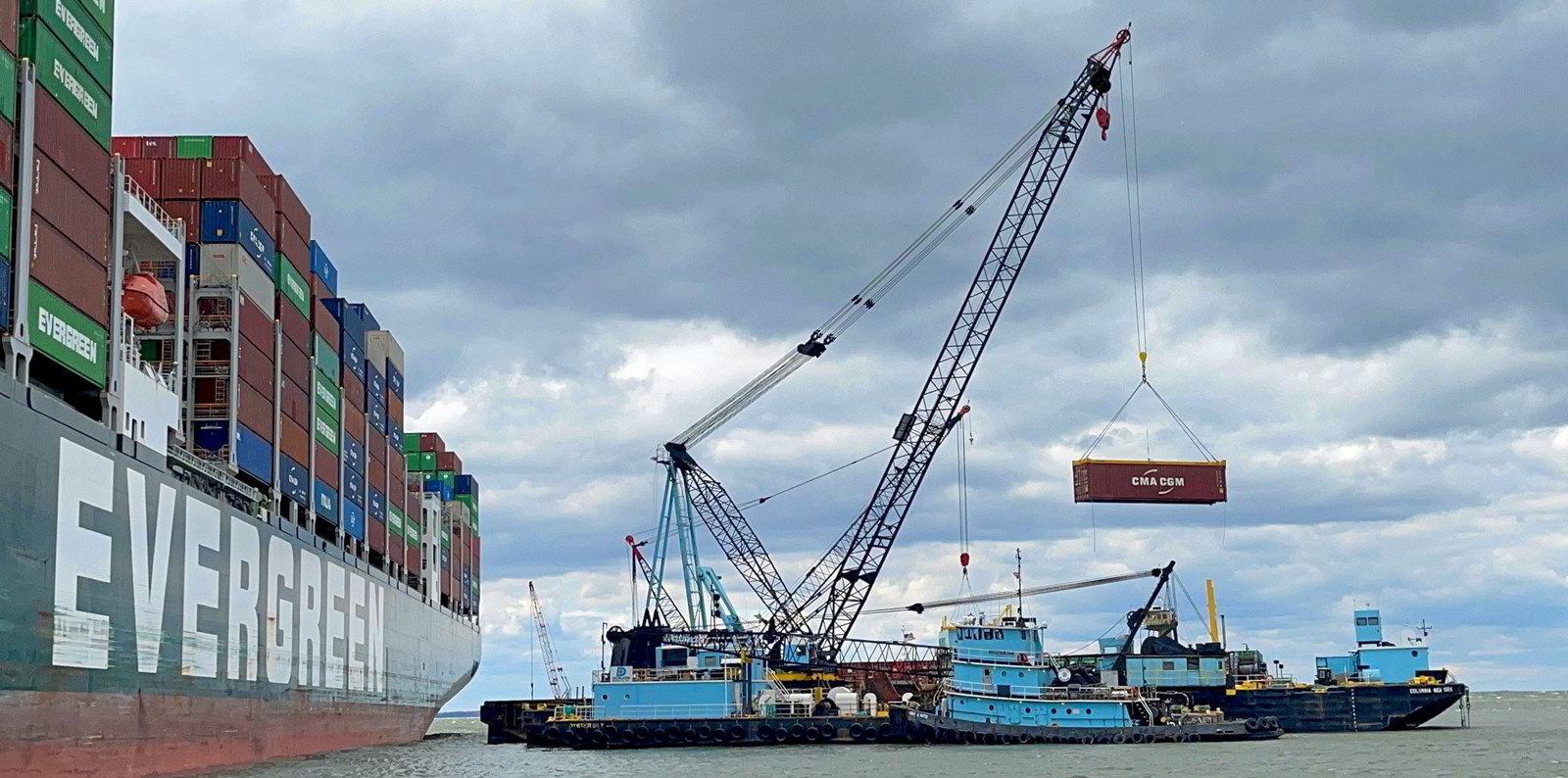 Crane barges to remove 500 containers from grounded Evergreen container ...