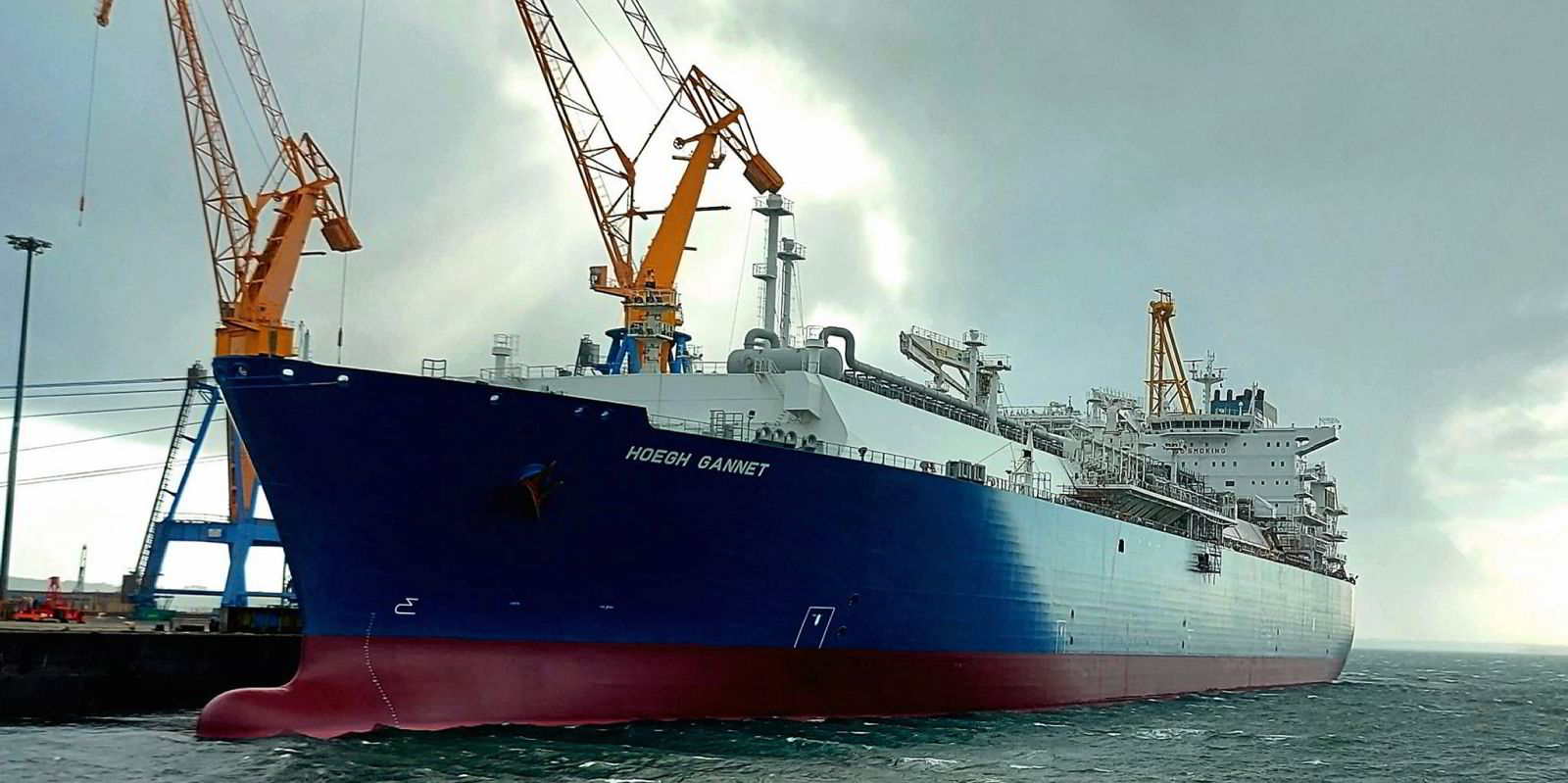 Hoegh LNG inks second 10-year deal on an FSRU with German government ...