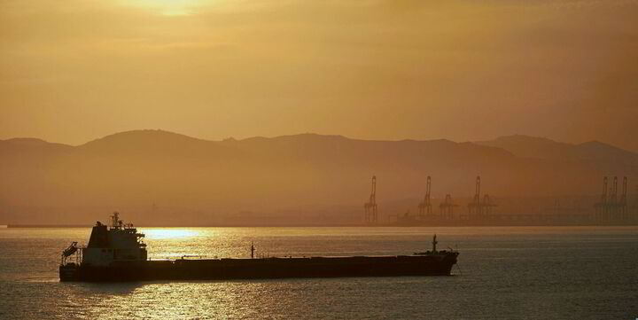 Shadow tanker catastrophe fears: Oil spill could cost Asian nations $1 ...