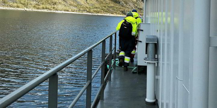 Arbeidstilsynet krever rekkverk på alle fôrflåter | IntraFish.no