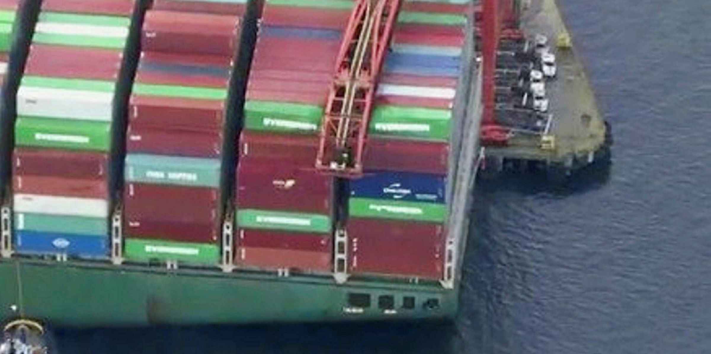 Crane crashes on to Evergreen boxship | TradeWinds