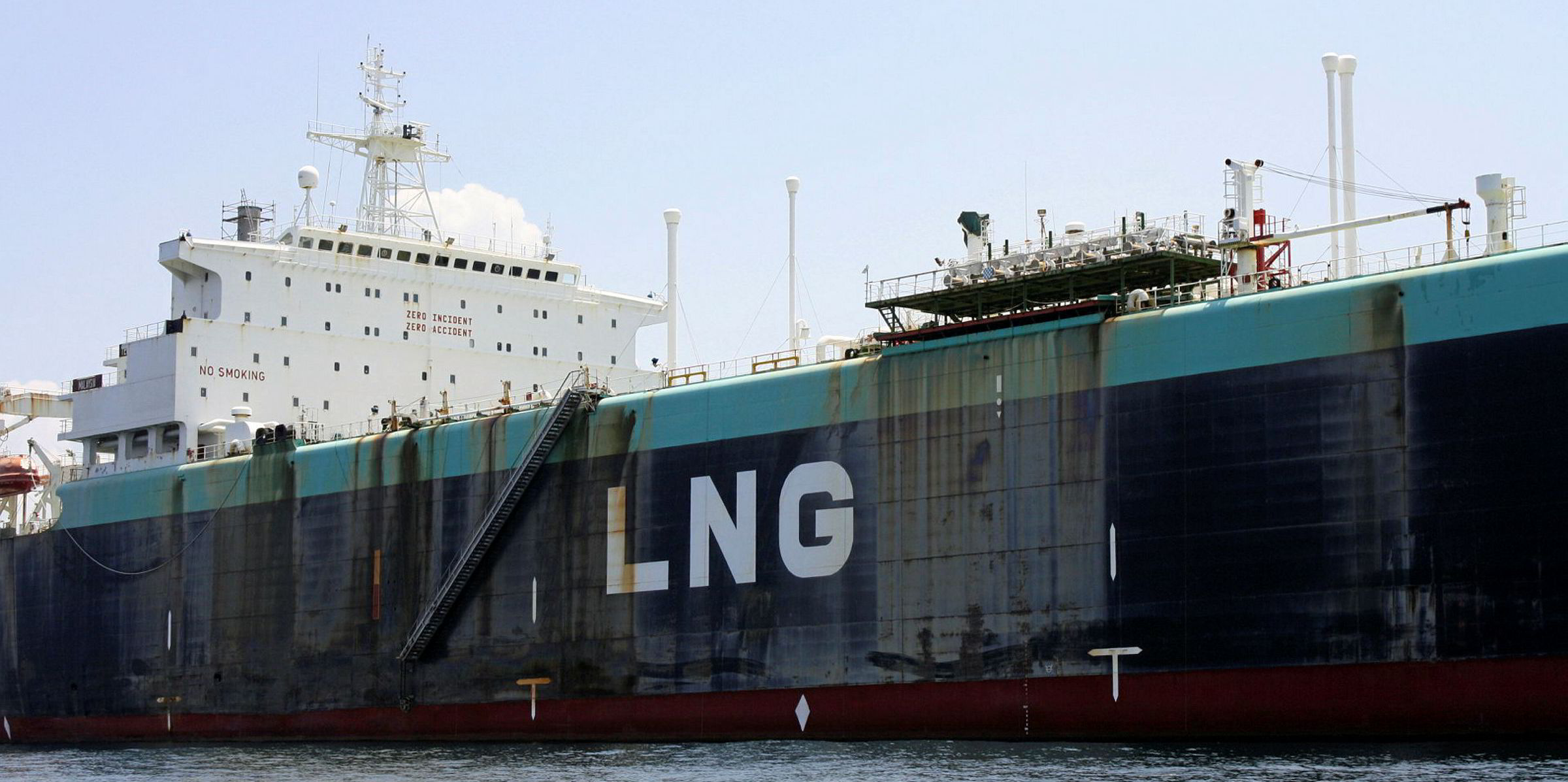 Two elderly sisterships offered up for rare LNG scrap sale | TradeWinds