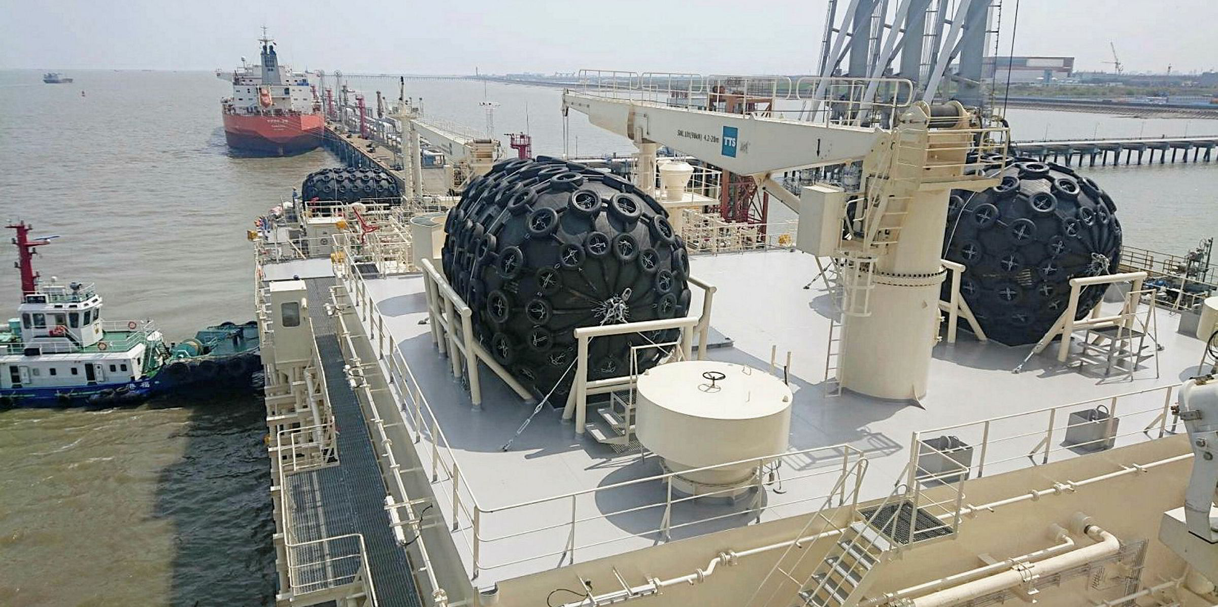 Giant LNG bunker vessel completes gas trials in China | TradeWinds