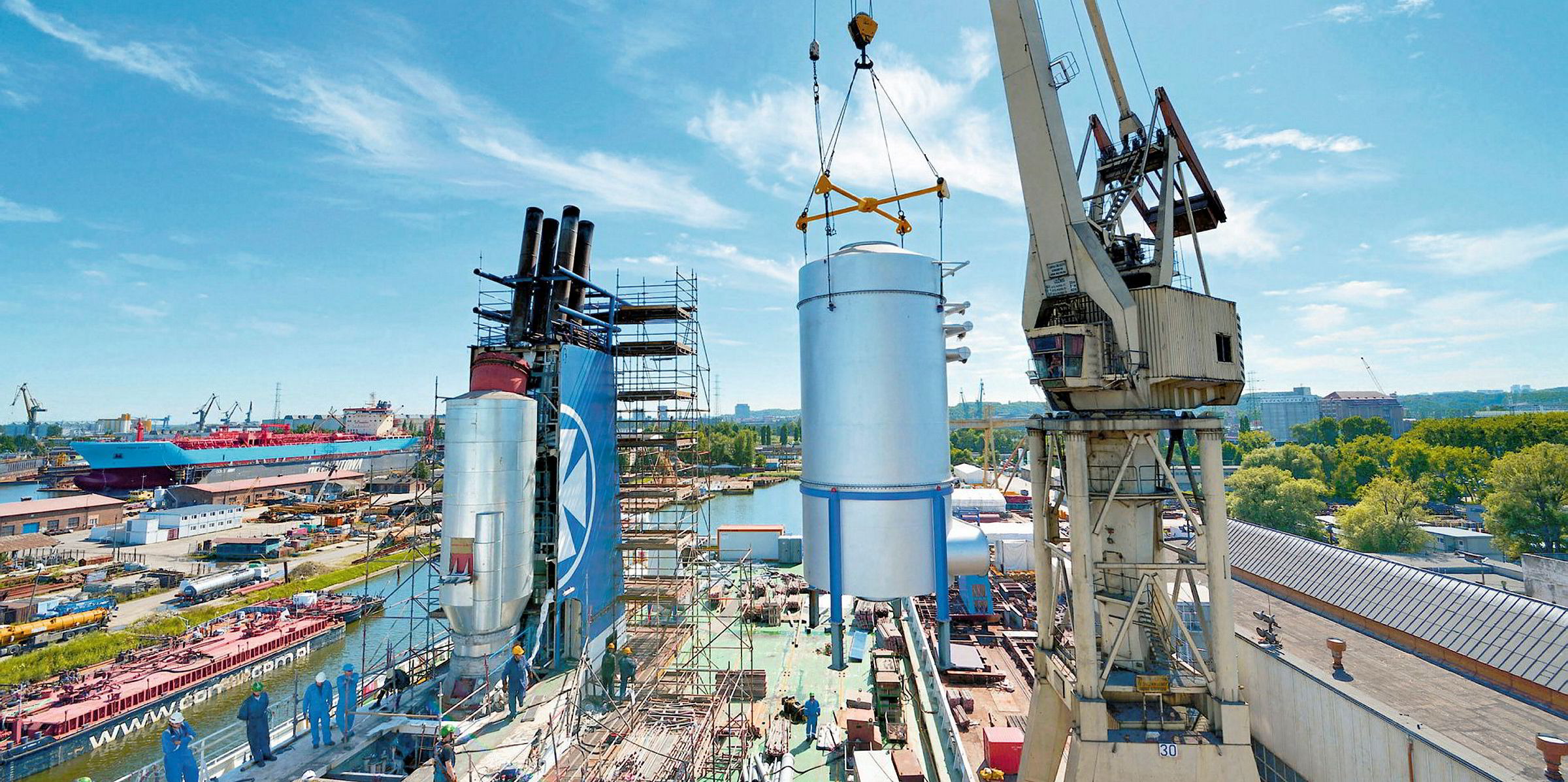 Small firms shun scrubbers as IMO 2020 option, survey finds | TradeWinds