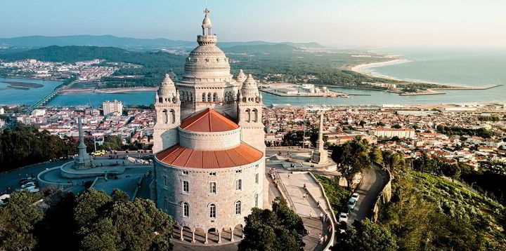 Huge 'world first' zero-subsidy floating wind farm with 20MW turbines planned off Portugal ...