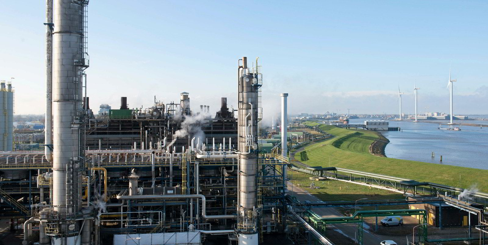 Maersk ups methanol-fuelling gambit with neo-panamax container ship ...