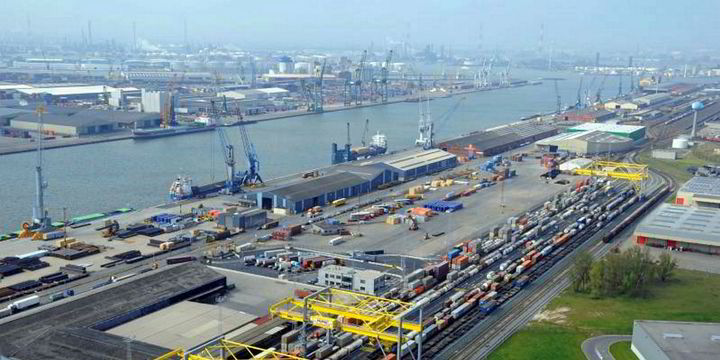 Tanker grounds after collision with bulker | TradeWinds