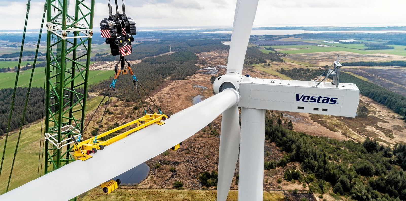 Big blades give edge to Vestas as Dane unveils world's largest onshore ...