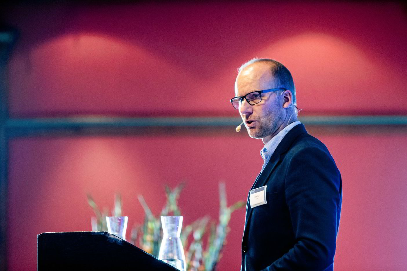 Aker-topp er bekymret: – Leverandører taper penger på havvind | Kystens ...