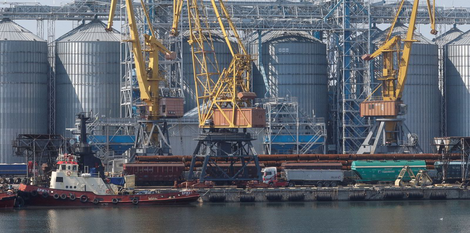 Ukraine grain corridor beats the odds to prove an unexpected success ...