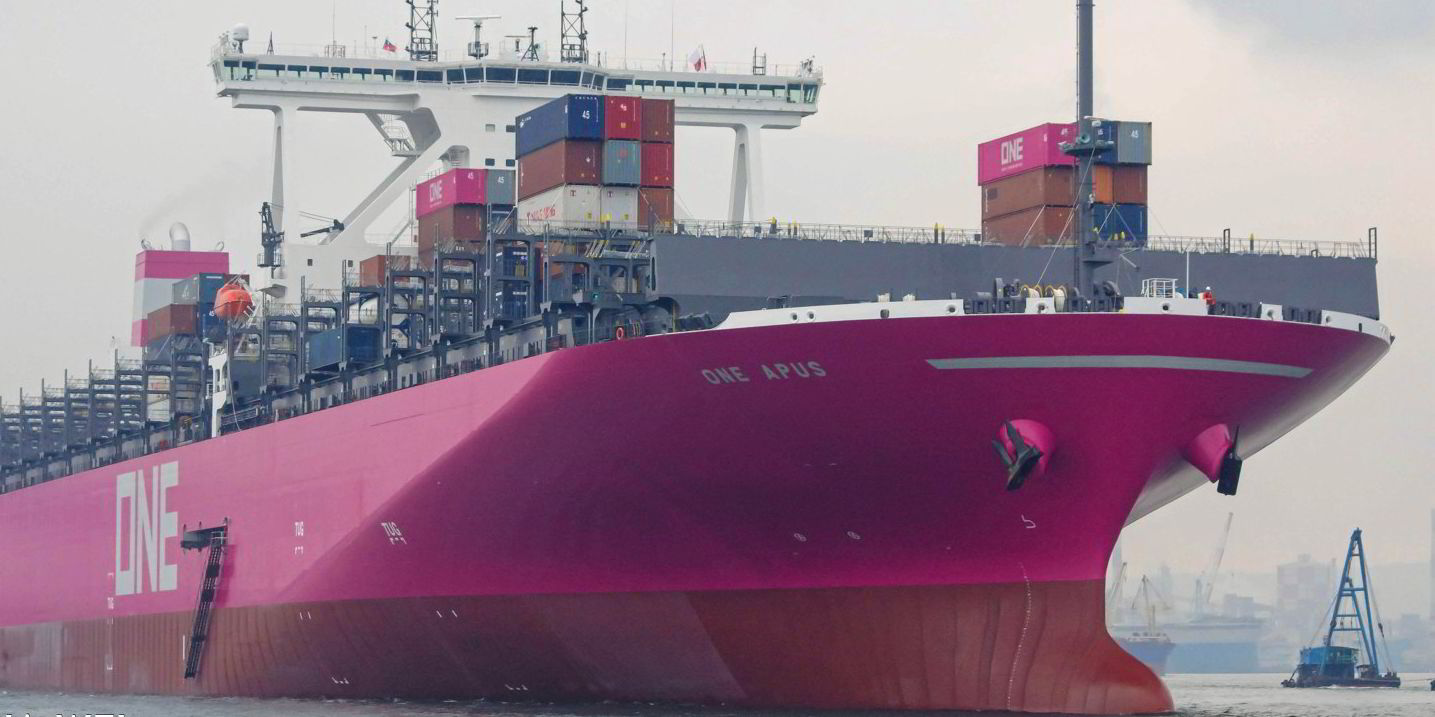 Emergency services brought in as ONE Apus docks in Japan | TradeWinds