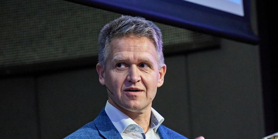 Eks-toppen i Salmar fortel for første gong: – Det blei for mykje til ...