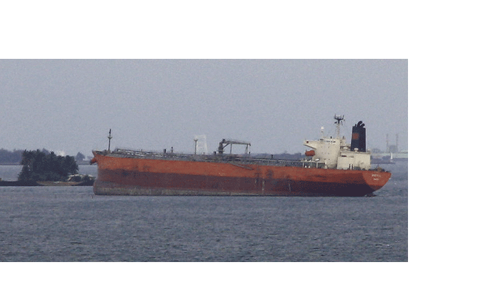 Prime tanker runs aground off Singapore | TradeWinds