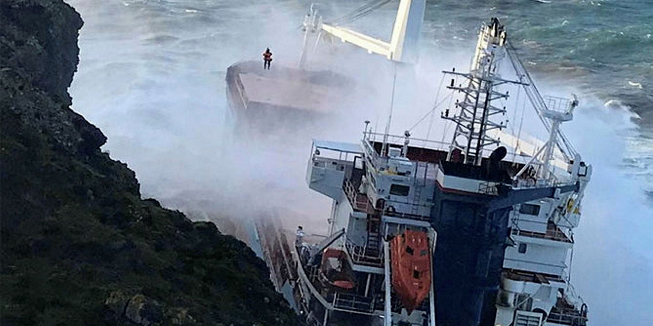 Bad weather hampers fuel recovery from CDRY Blue | TradeWinds