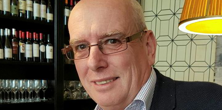 Howe Robinson’s boxship guru Dowell to step down | TradeWinds