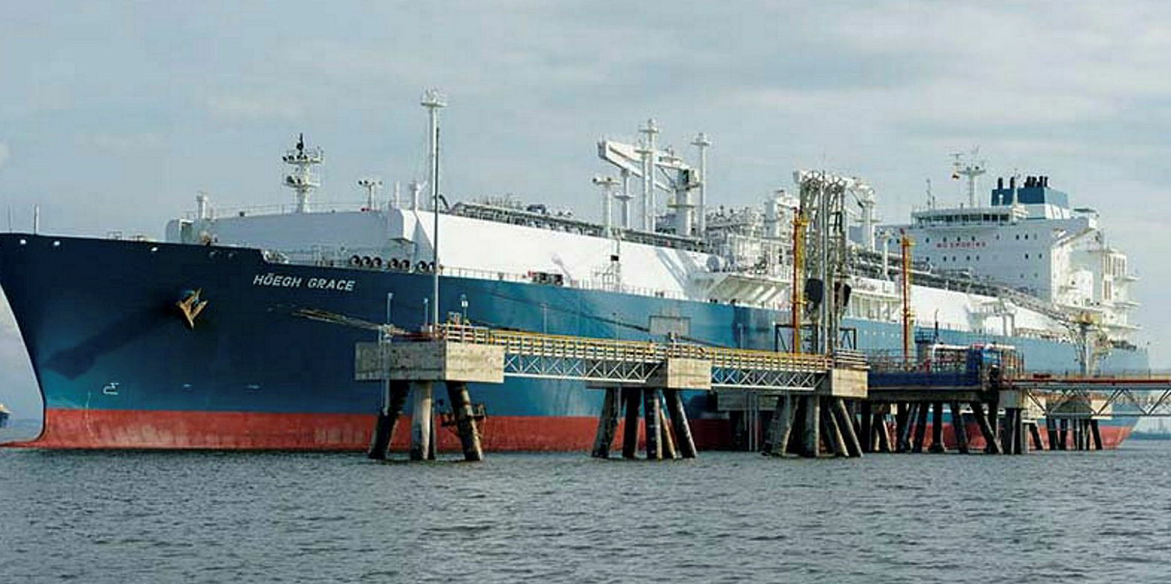 Hoegh LNG ties up FSRU newbuild loan | TradeWinds