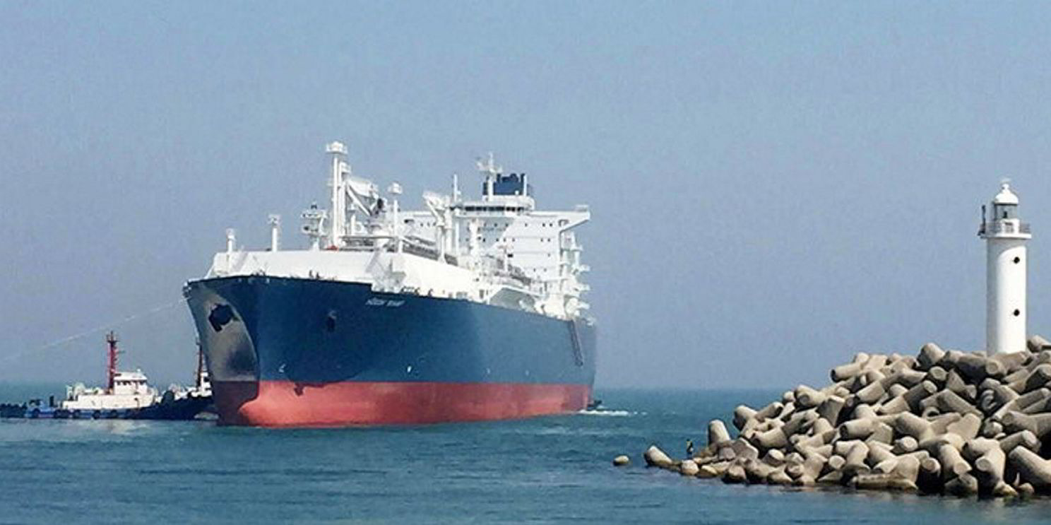 Hoegh LNG assigns FSRU for H-Energy terminal in India | TradeWinds