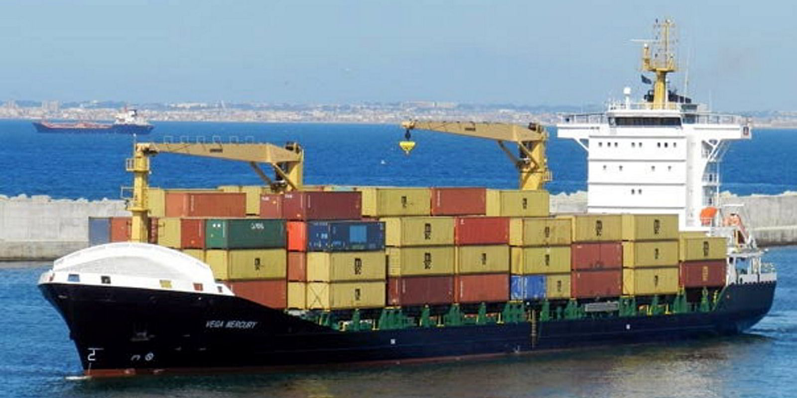 Vega Reederei poised for hefty profit on container ship resales ...