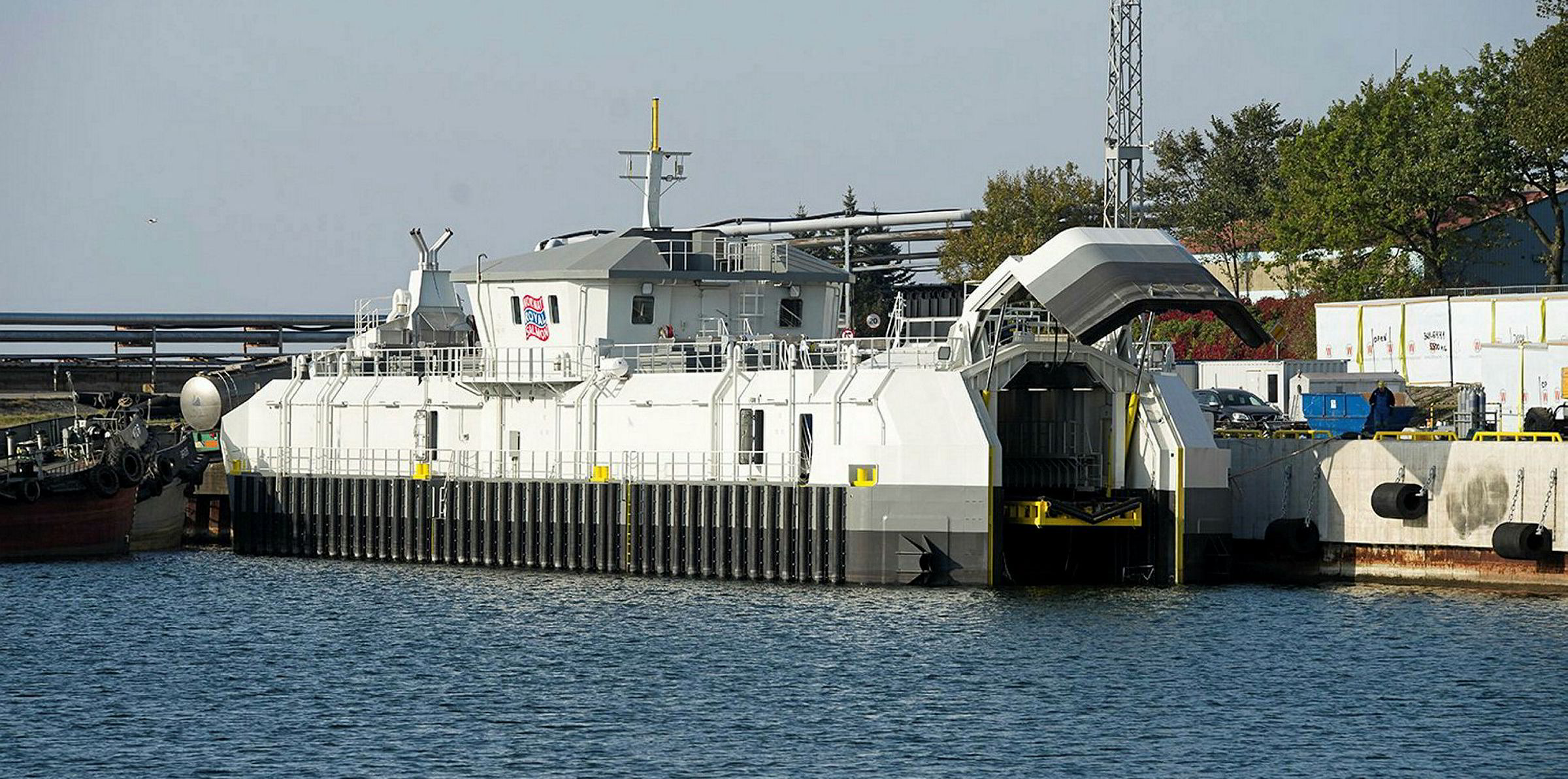 Akva delivers 'first of its kind' feed barge to Norway Royal Salmon's ...