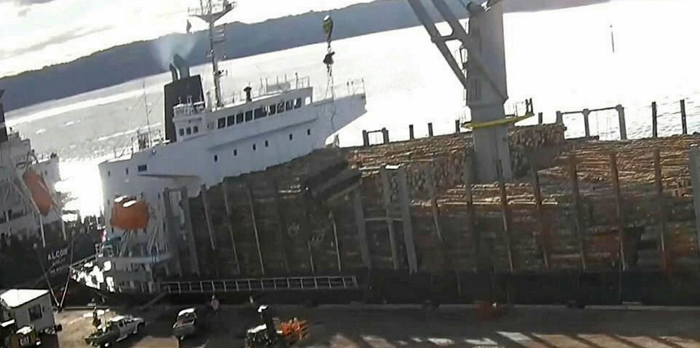 Stevedore fined $158,000 after excavator dropped from ship’s crane ...