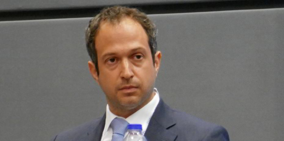 Capesize dealmaking bounces back as Greek owner Veniamis sells to China ...
