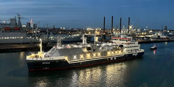 Two new LNG bunkering ports host first operations with container ship ...