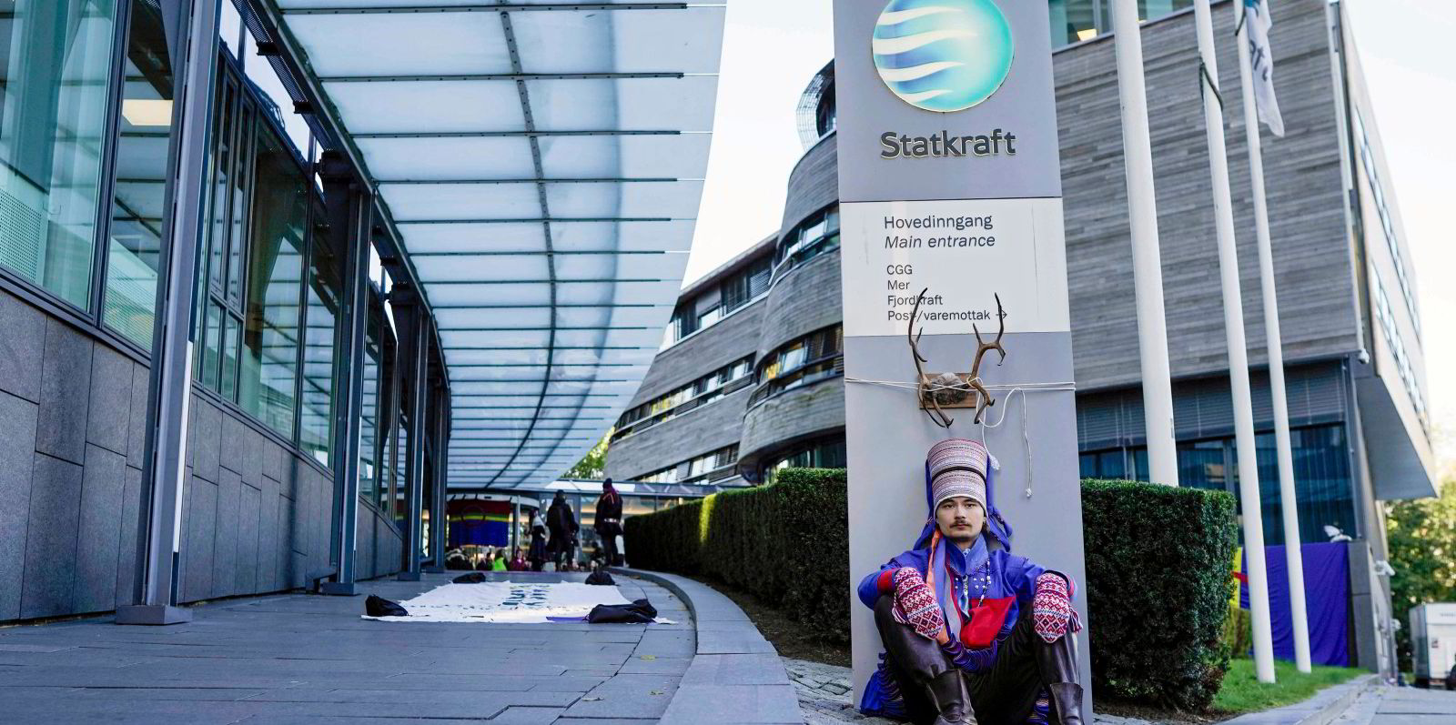 Fosen-aktivistene blokkerer inngangene til Statkraft – ansatte sendt på ...