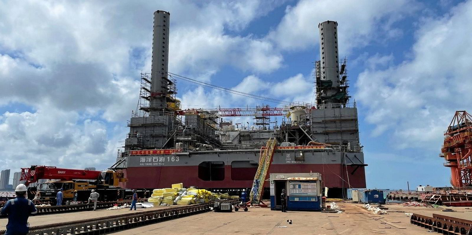 Heavy seas damage CNOOC Ltd's new offshore platform | Upstream Online