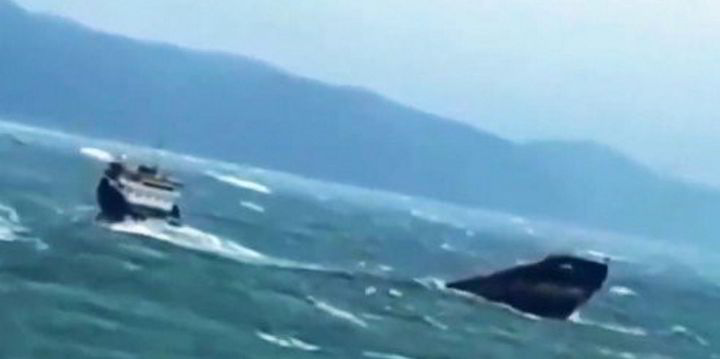 Three dead as Ukrainian cargoship breaks in two off Turkey | TradeWinds