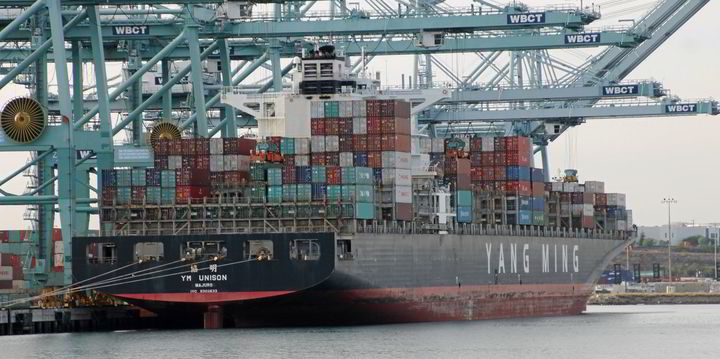 MSC in $300m raid on Seamax neo-panamax container ship quintet | TradeWinds