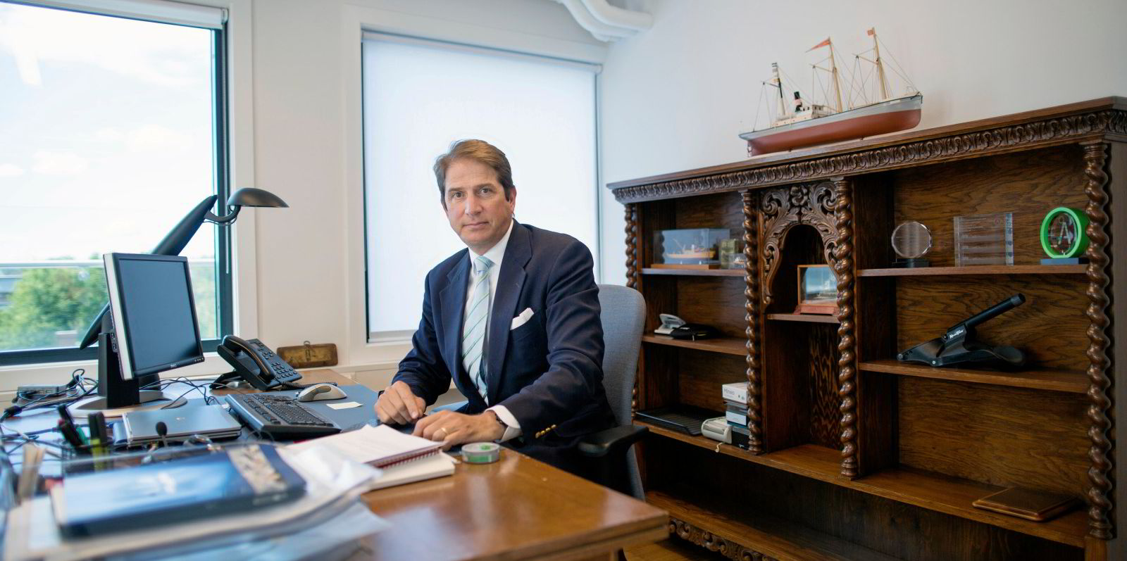 Niels Stolt-Nielsen willing to talk merger but Laurence Odfjell less ...