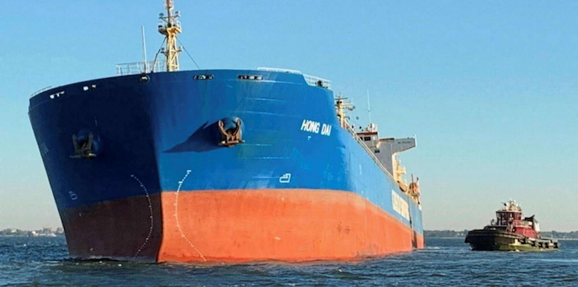 Genco and Cosco bulkers in separate groundings off US coast | TradeWinds